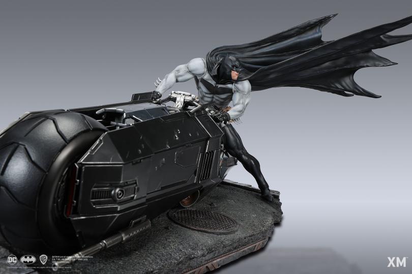 DC Comics: Batman White Knight (Batcycle Edition) — Secret Compass