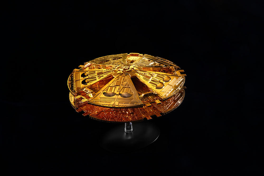 Battlestar Galactica: Cylon Basestar (TOS) Limited Edition Gold ...