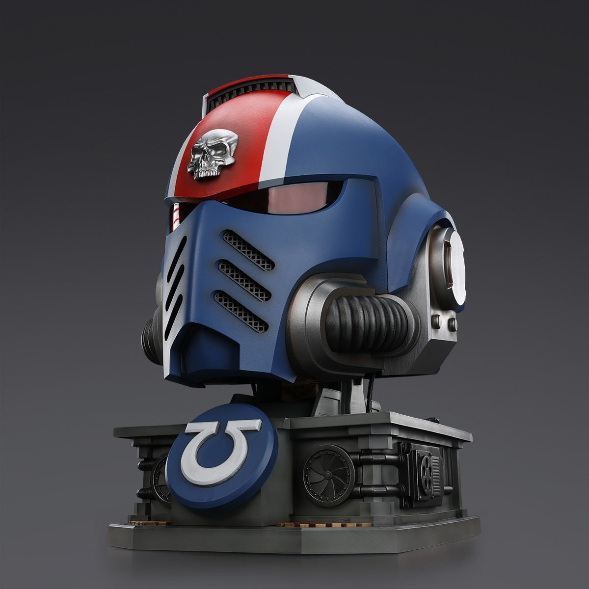 Warhammer 40,000 Space Marine 2: Ultramarines Lieutenant Titus MKX Hel ...
